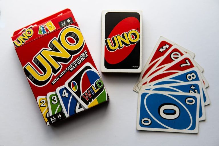 How To Play Uno: One Card to Rule Them All | Boar Gamer
